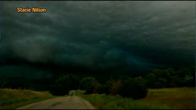 green clouds before tornado