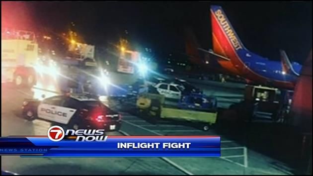 Plane returns to Los Angeles after fight between passengers - WSVN ...