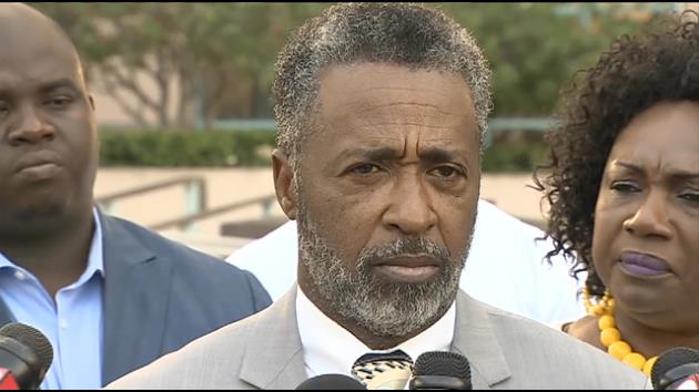 Corey Jones’ family speaks on grand jury, timetable for decision ...