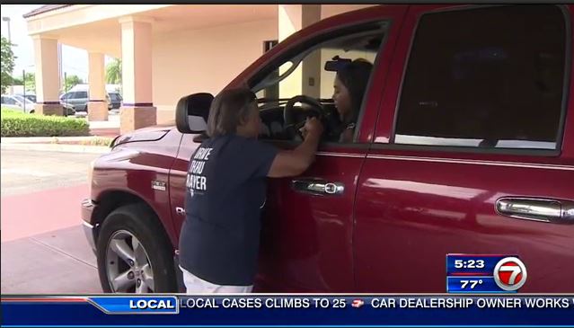 Church offers drive-thru prayers for busy drivers - WSVN 7News | Miami ...