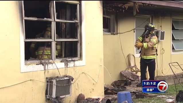 North Miami Beach quadplex catches fire - WSVN 7News | Miami News ...