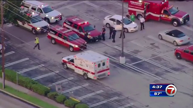 Houston gunman had 2 weapons, thousands of rounds at scene - WSVN 7News ...