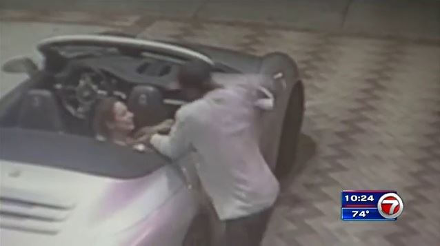 Man steals purse from woman in car at Miami gas station - WSVN 7News ...