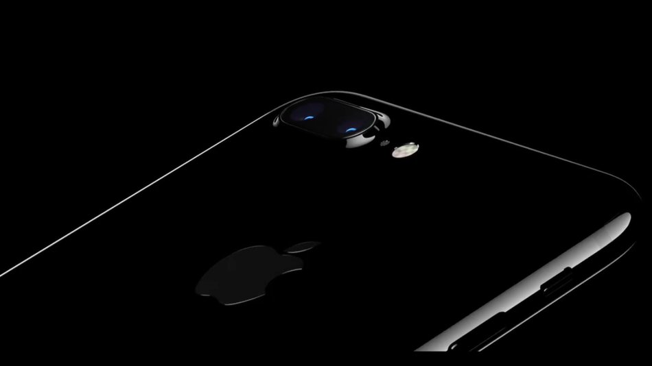 Apple unveils water-resistant iPhone 7, new camera and features - WSVN ...