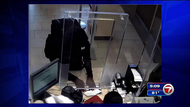 Man linked to 2 Hollywood bank robberies arrested - WSVN 7News | Miami ...