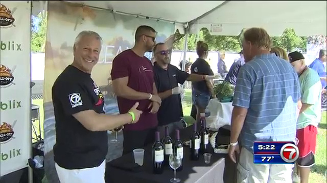 Former Dolphins, top local chefs compete in Gridiron Grill-off - WSVN ...