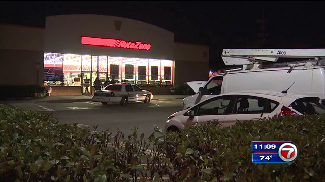 Tamarac auto parts store robbed at gunpoint; 2 at large - WSVN 7News ...