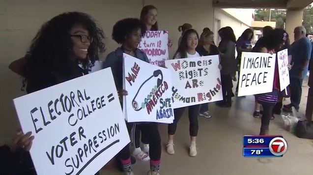 Female protesters across US head to Washington for Women’s March - WSVN ...