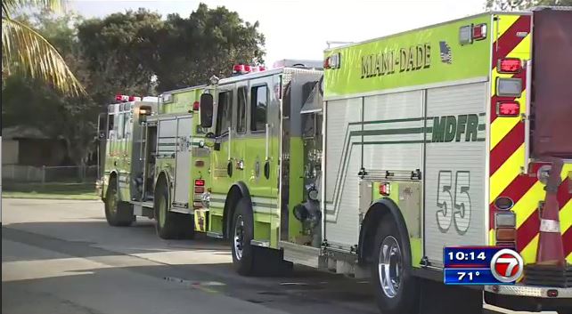 MDFR extinguishes house fire in SW Miami-Dade - WSVN 7News | Miami News ...