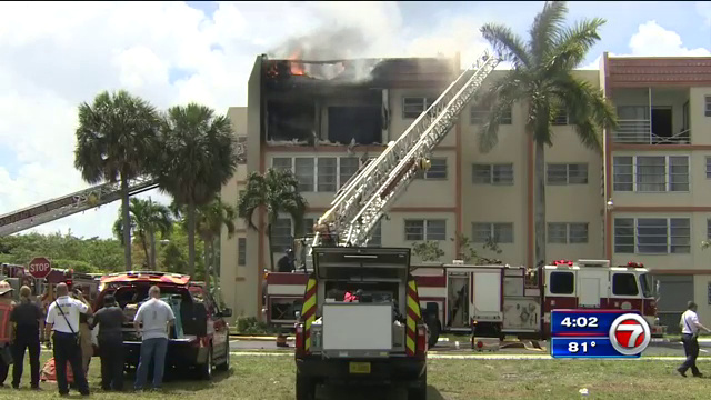Family rescued from balcony as fire destroys Lauderhill apartment ...