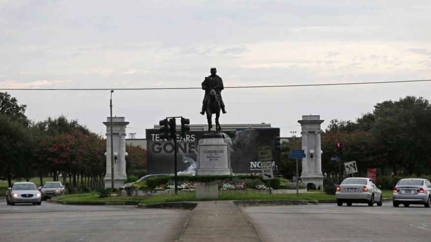 New Orleans takes down 1st of 4 Confederate statues - WSVN 7News ...