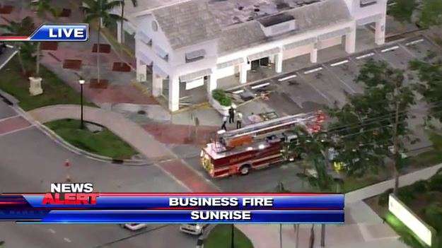Sunrise business catches fire - WSVN 7News | Miami News, Weather ...