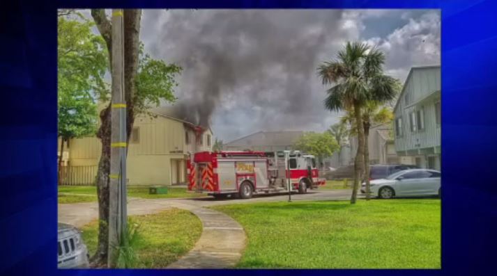 Lauderhill house catches fire, no injuries - WSVN 7News | Miami News ...