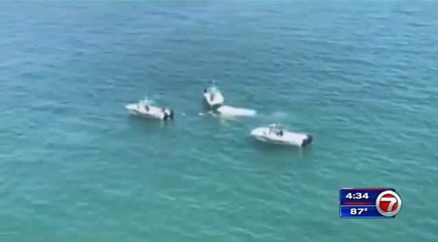 4 Rescued After Boat Capsizes Near Fort Pierce Wsvn 7news Miami