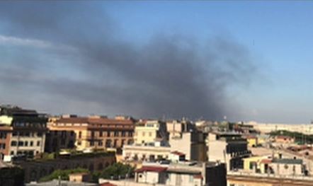 Fire in Rome junkyard explodes gas tanks, spreads dark smoke - WSVN ...