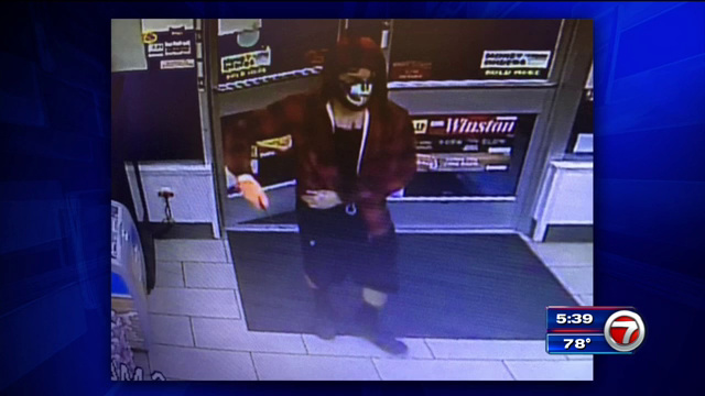 Police searching for man in botched robbery at Miami convenience store ...