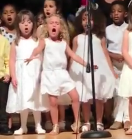 4-year-old goes viral for passionately singing at Pre-K graduation ...