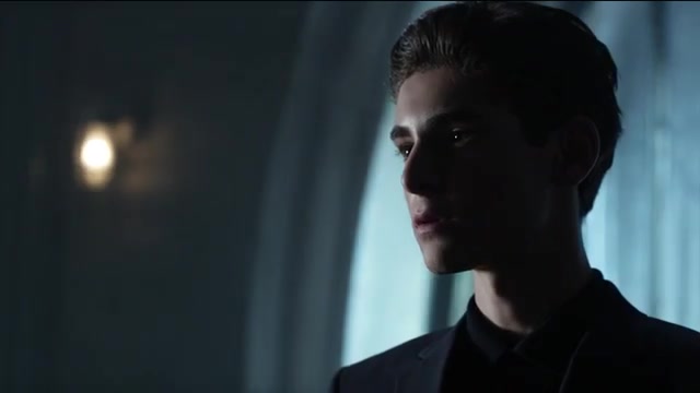 ‘Gotham’ cast says Bruce Wayne evolves in 4th season - WSVN 7News ...