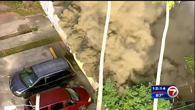 Miami duplex fire displaces families, investigation continues - WSVN ...