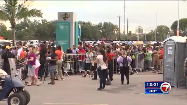 Hard Rock Stadium D-SNAP event reaches capacity - WSVN 7News | Miami ...