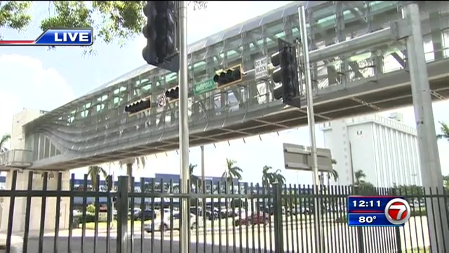New bridge allows students to safely cross U.S. 1 in Coral Gables ...