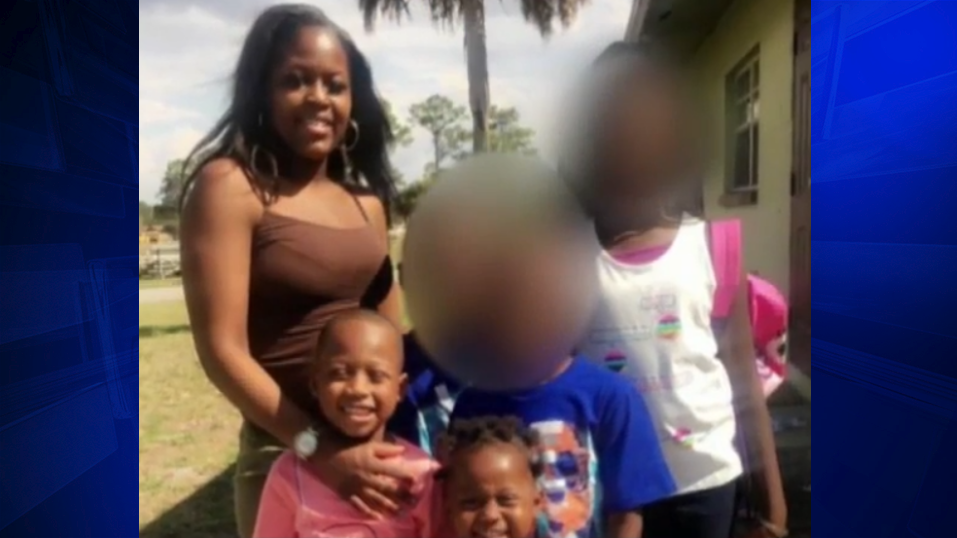 Mom, 2 children dead after minivan crashes into SW Florida pond - WSVN ... Mom, 2 children dead after minivan crashes into SW Florida pond - WSVN ...