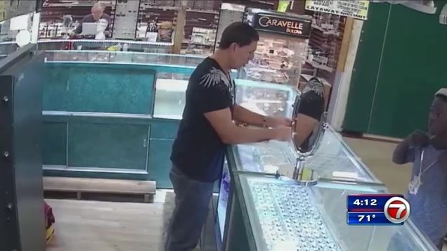 Surveillance shows man stealing $60K chain from Oakland Park store ...