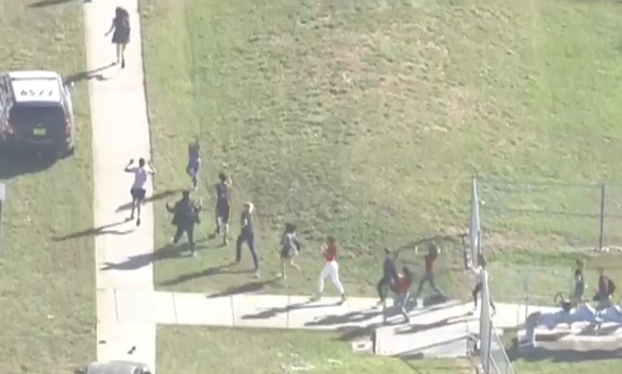 Elementary resource officer rushed to Stoneman Douglas during shooting ...