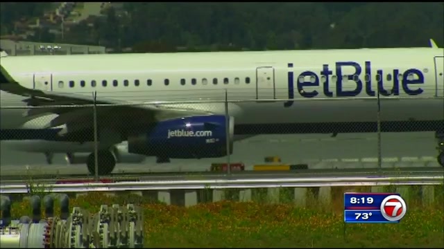 JetBlue to become first major US airline to require passengers to wear ...