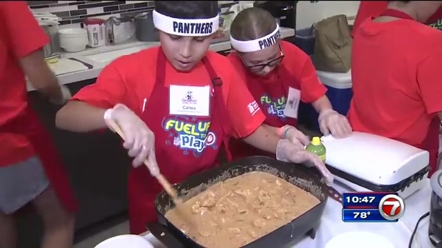 Local students square off in 5th Gridiron Cooking Challenge - WSVN ...