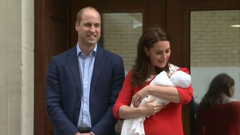 First days at home: William, Kate share Prince Louis photos - WSVN ...