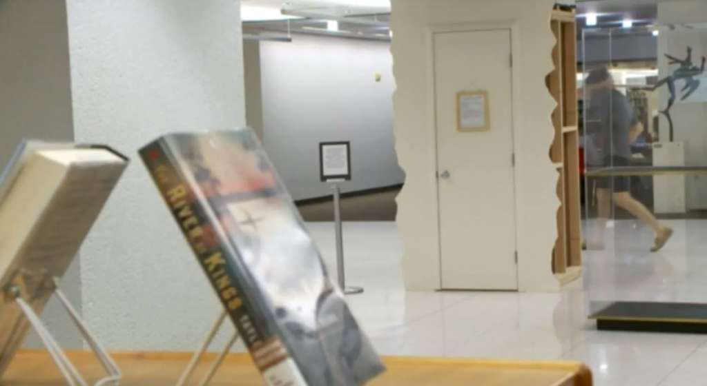 College senior builds ‘Cry Closet’ for university’s finals week - WSVN ...