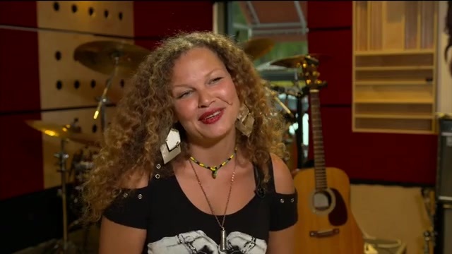 Miami-based Alana Davis takes Deco inside new album ‘Love Again’ - WSVN ...