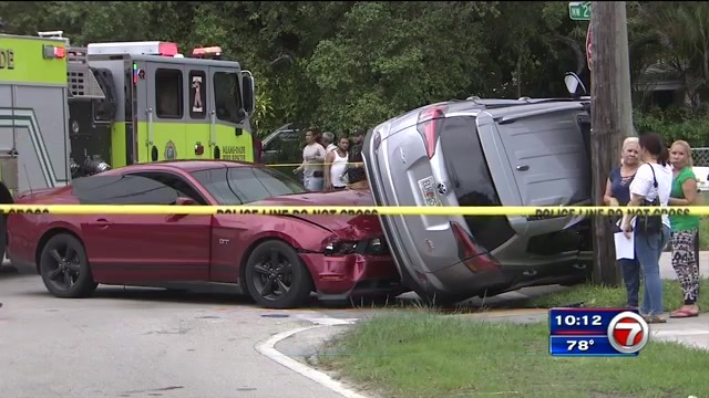 SUV crashes into pole after colliding with Mustang in NW Miami-Dade, no ...