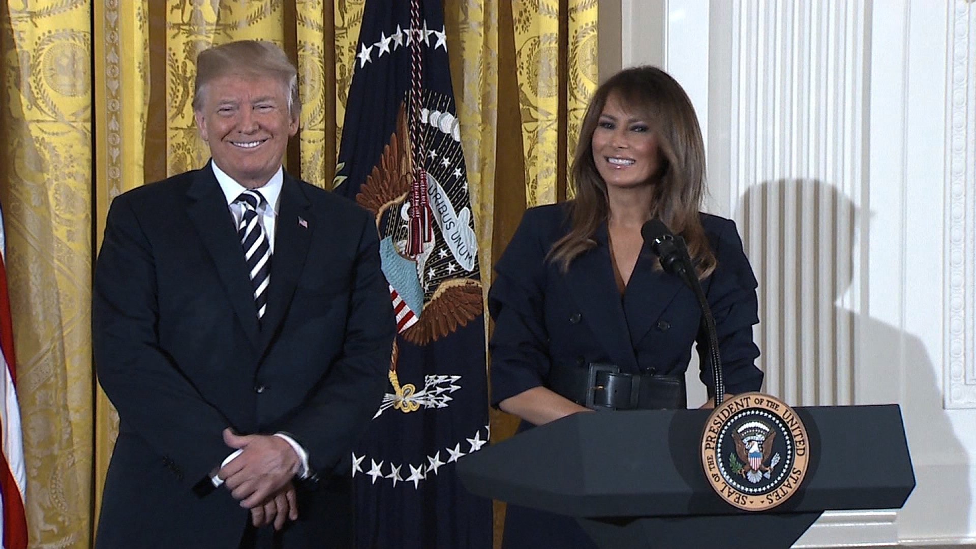 Donald Trump and Melania Trump register to vote in Florida - WSVN 7News ...