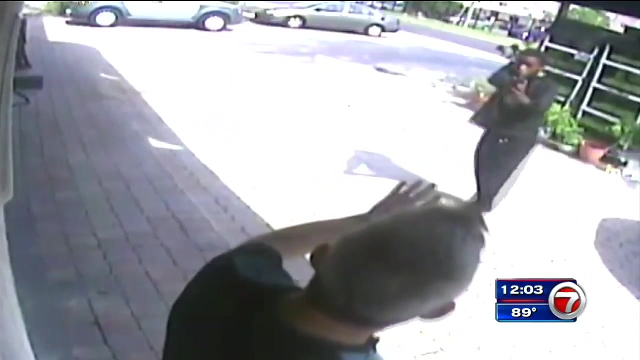 Armed robbery in North Miami caught on camera, subject at large - WSVN ...