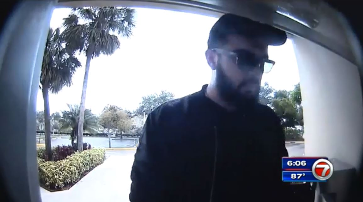 Lauderhill Man Sought In Large Identity Theft Scheme Wsvn 7news
