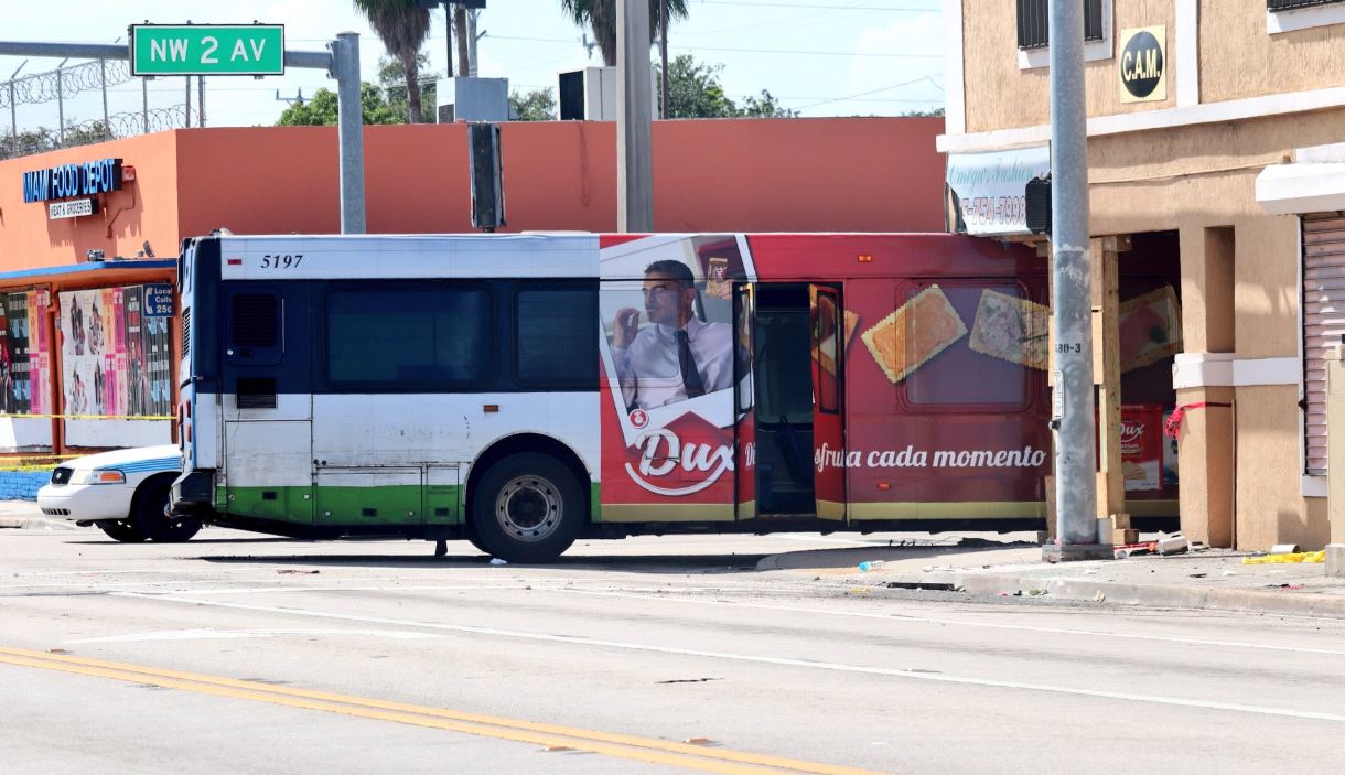 10 injured after transit bus crashes into building in Miami - WSVN ...