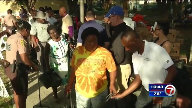 Habitat for Humanity of Broward hands out 1K turkeys in North Miami ...