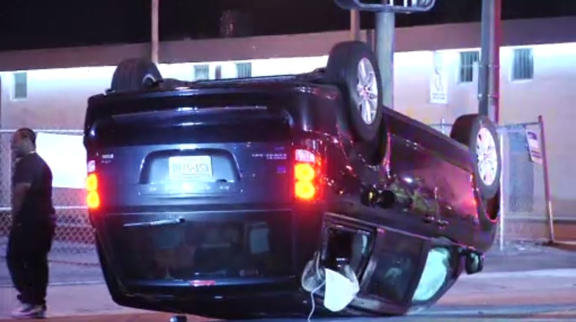 At least 3 injured after car jackknifes minivan at Miami stoplight ...
