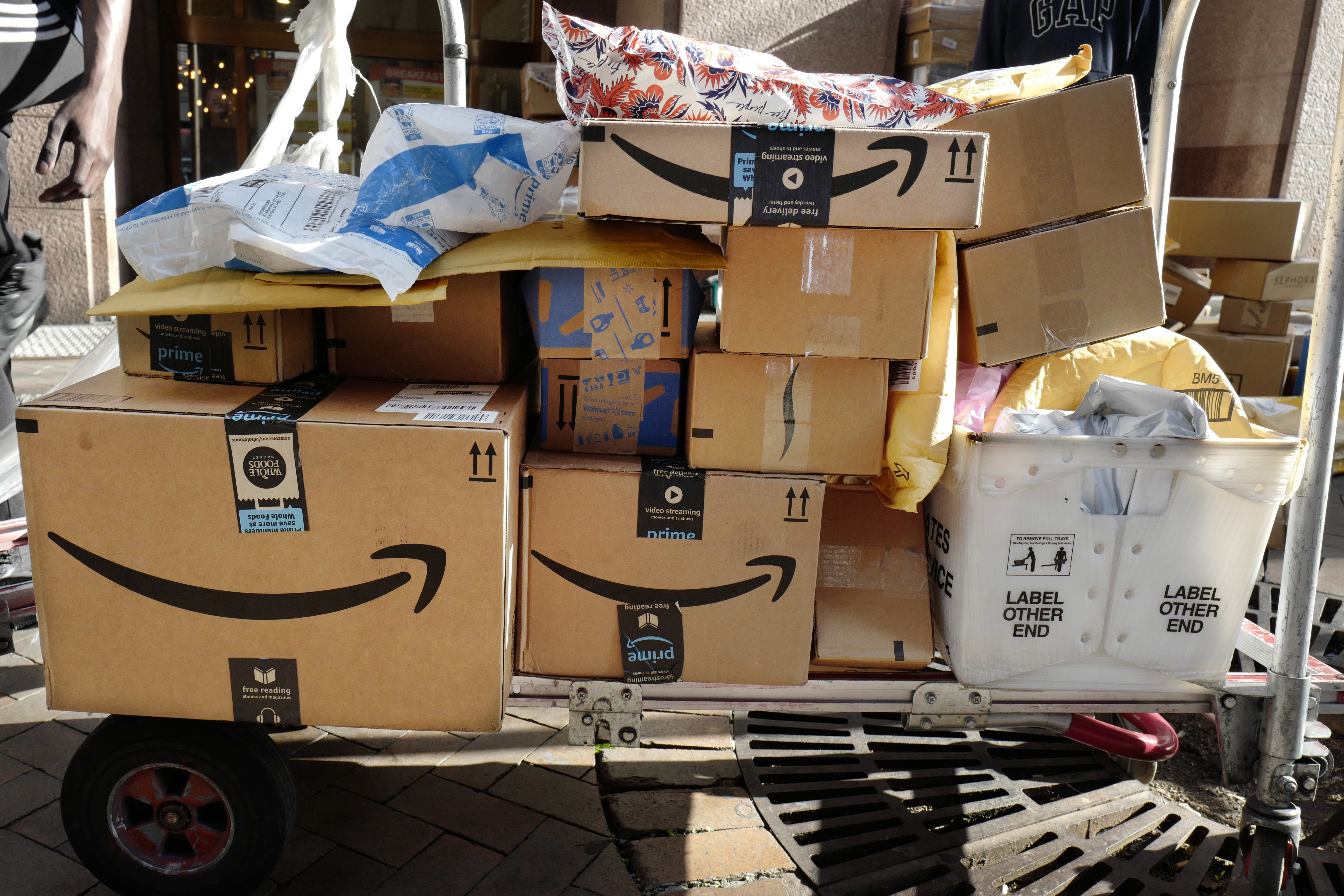 Amazon Prime to be 1-day shipping instead of 2 - WSVN 7News | Miami ...