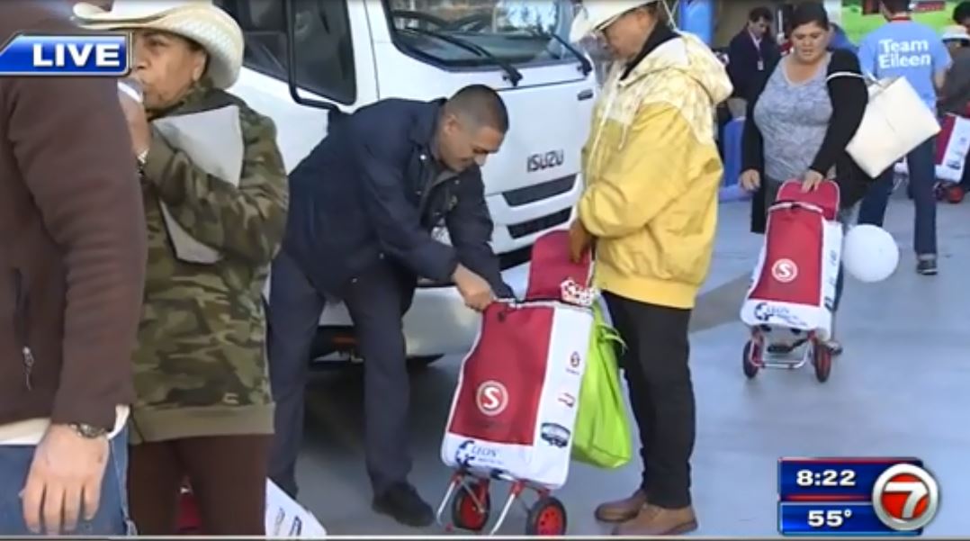 CAMACOL hosts 33rd annual holiday food basket giveaway - WSVN 7News ...