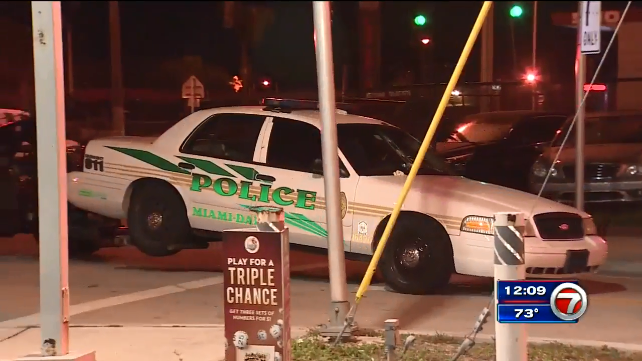 Man leads Miami-Dade police on chase before crashing into officer’s car ...