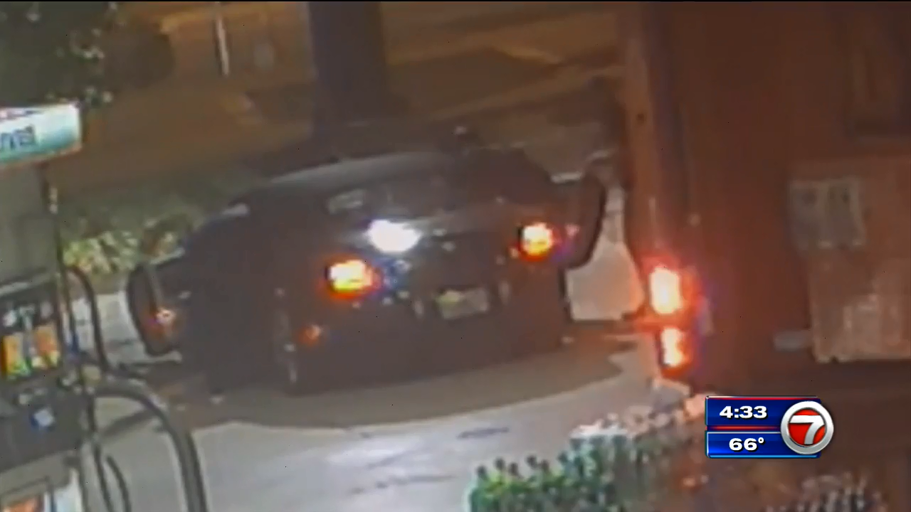 Search underway for armed carjackers in Hollywood - WSVN 7News | Miami ...