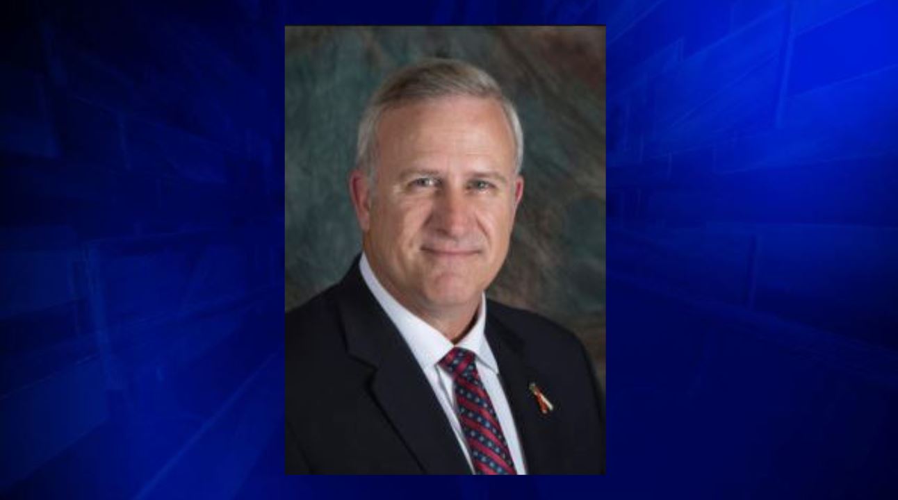 Northwest Florida mayor resigns due to ‘inappropriate texting’ - WSVN ...