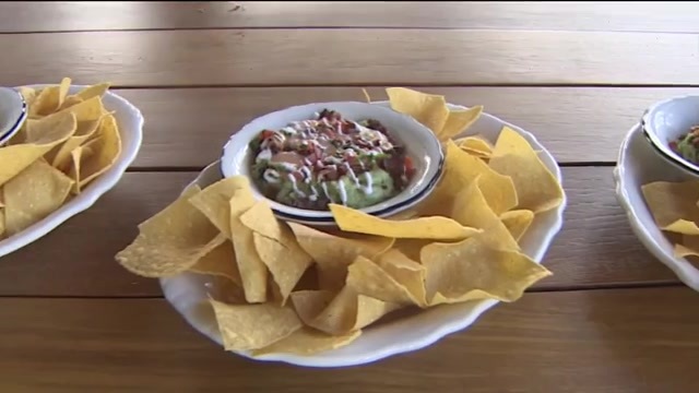 Bar Rita serves traditional guac with a twist in Fort Lauderdale - WSVN ...