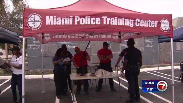 Miami Police host 1st gun buyback of 2019 - WSVN 7News | Miami News ...