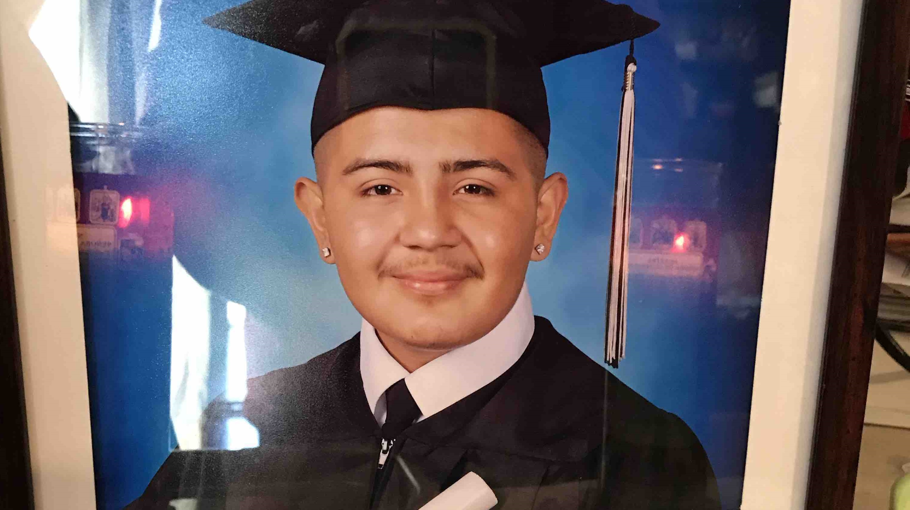 17-year-old honor roll student gunned down while helping mother deliver ...