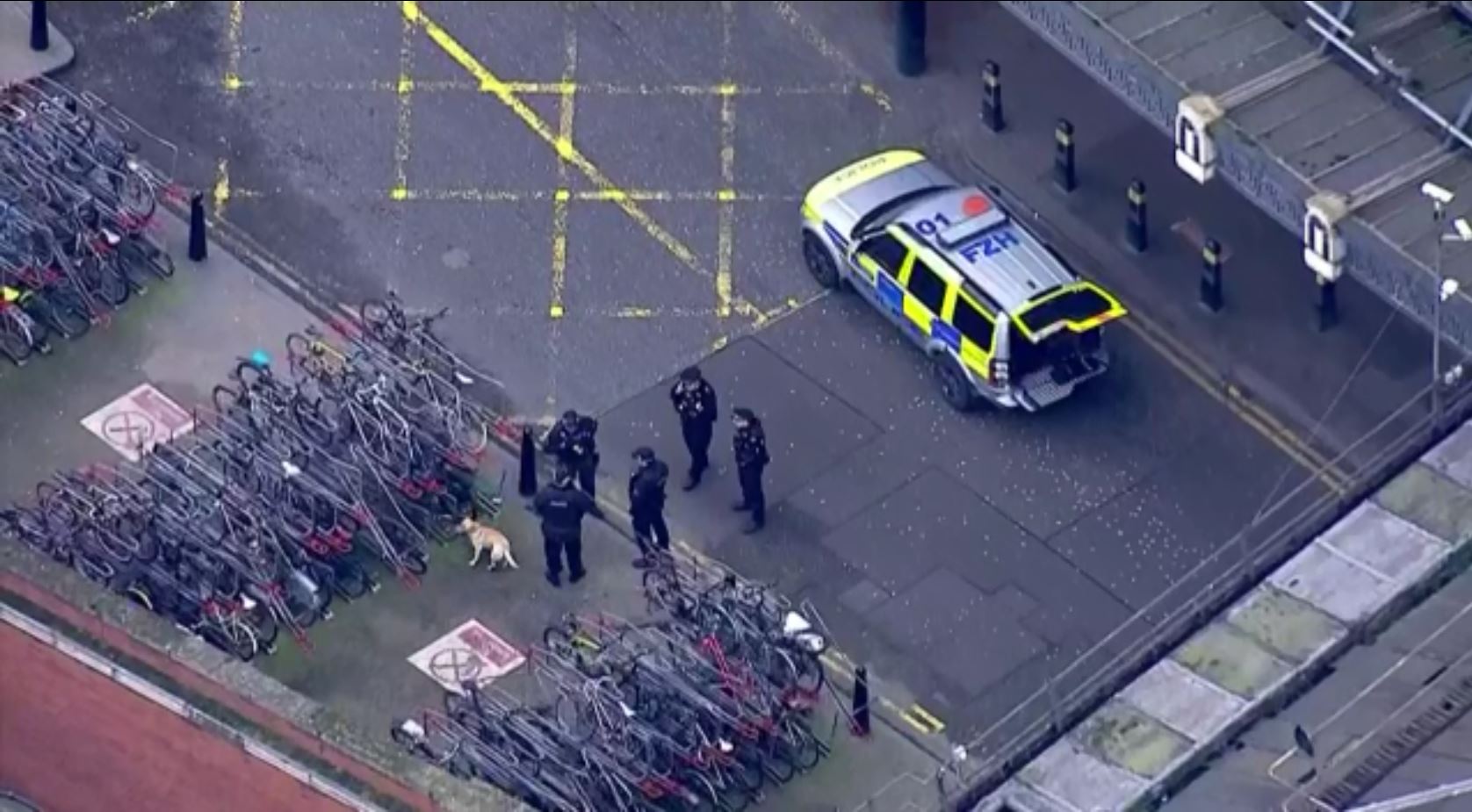 Counterterror police examine 3 explosive devices in London - WSVN 7News ...
