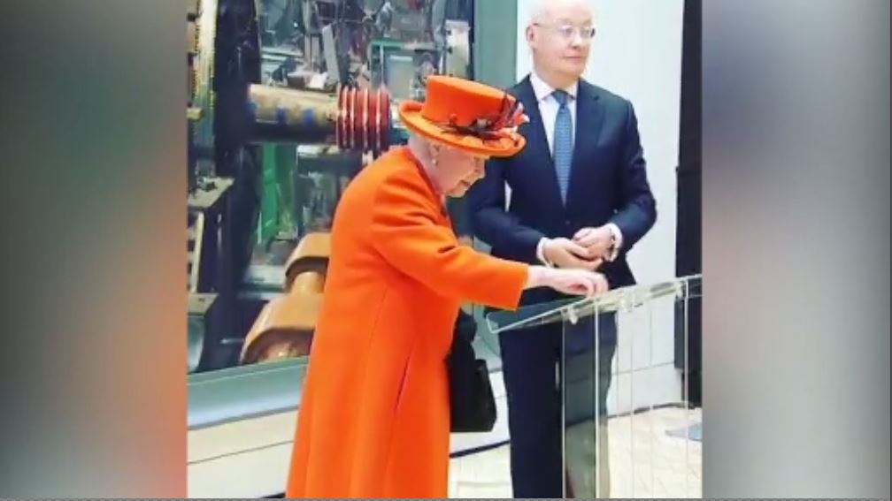 Insta-Monarch: Queen Elizabeth makes first Instagram post - WSVN 7News ...